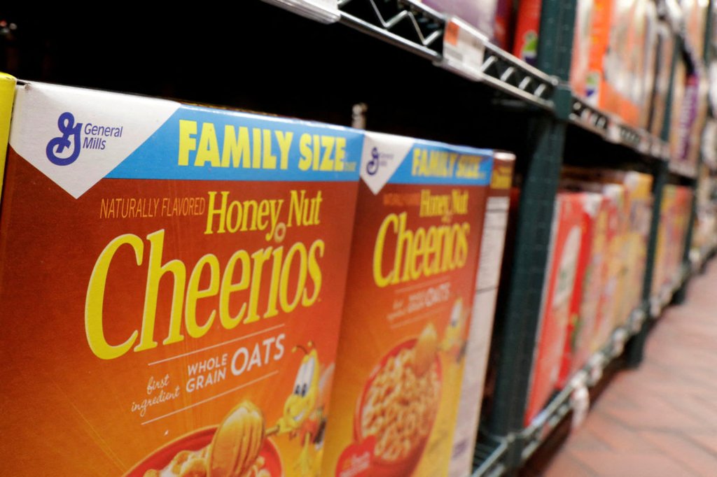 What lowering interest rates means for the economy | PBS News Hour ...